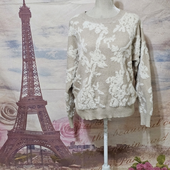 Gemma + Jane | Sweaters | Gemma Jane Beige And White Floral Sweater ...